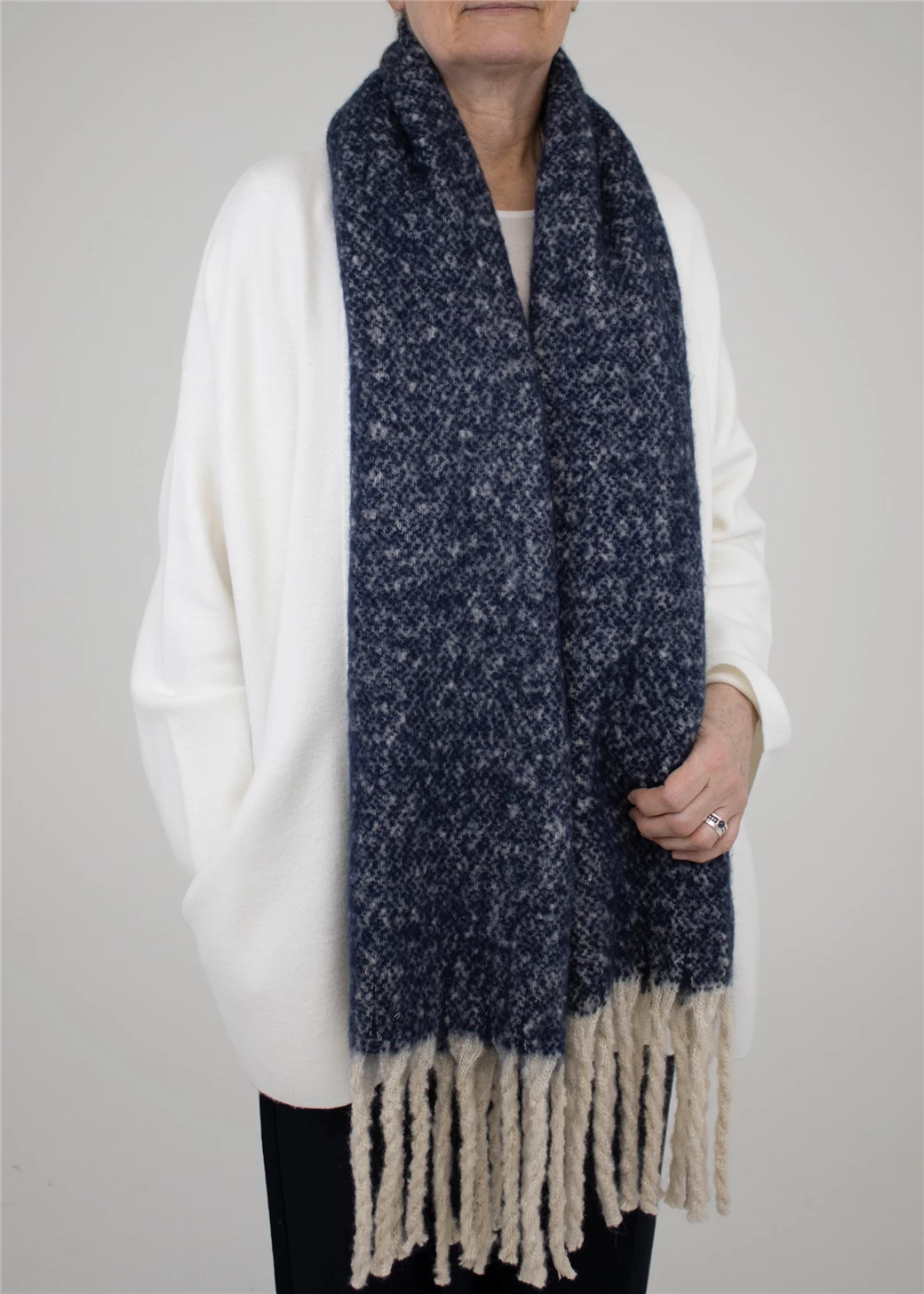 Brushed Tweedy Scarf (Navy)